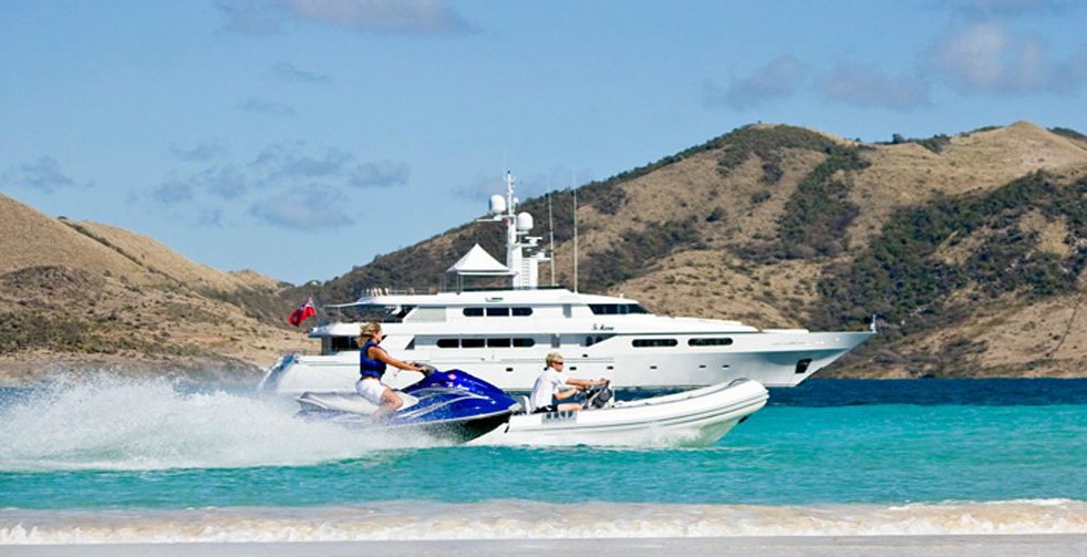 Yacht TE MANU, Codecasa | CHARTERWORLD Luxury Superyacht Charters